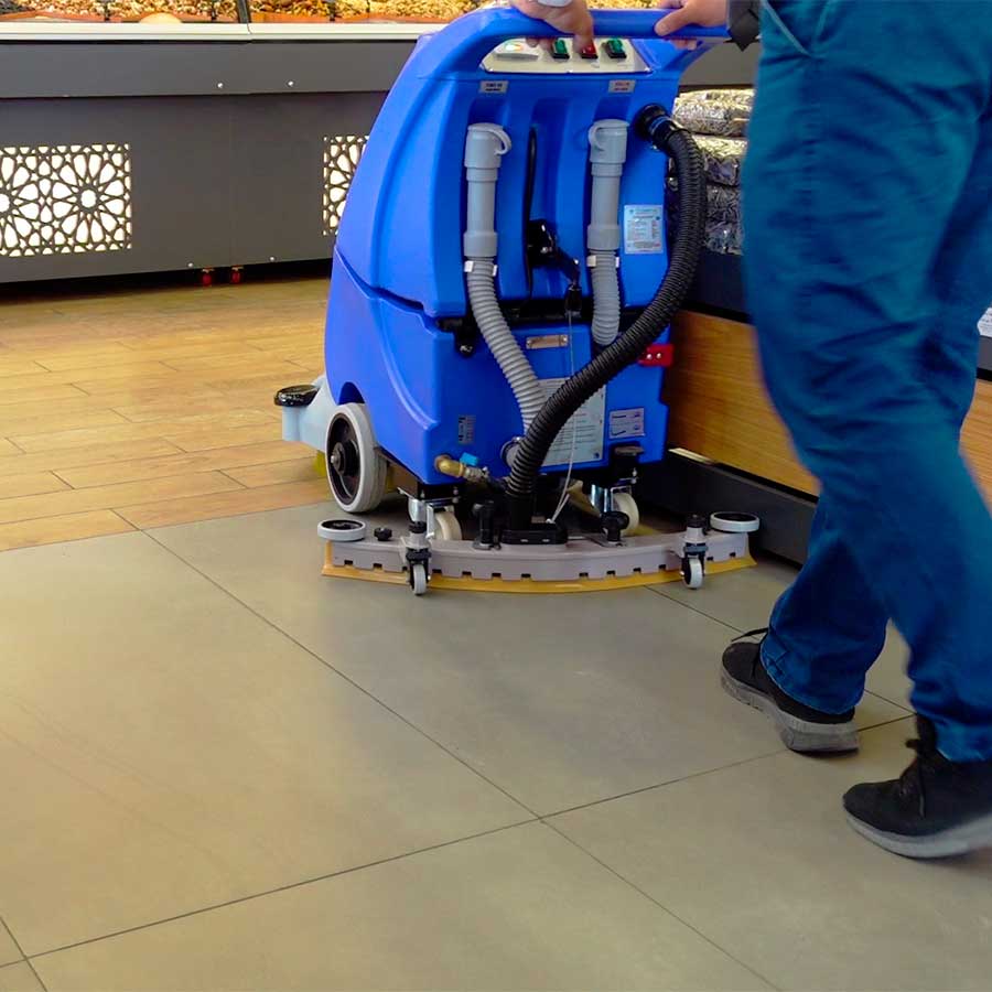 Battery Powered Floor Scrubber B4501 - Karteknik Makina